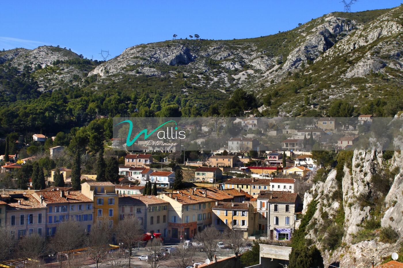 Le village de Roquevaire, 13 Bouches-du-Rhone - Wallis